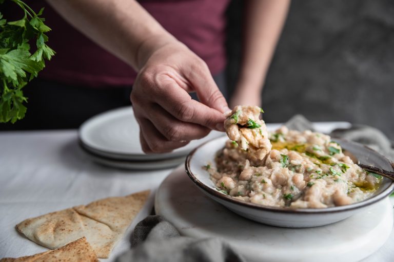 Fasolia bi Zeit (Beans with Olive Oil) - Cosette's Kitchen