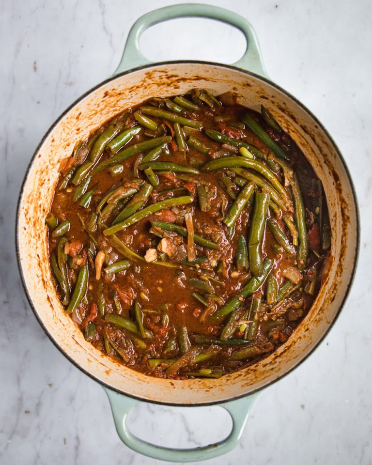 One Pot Lebanese Green Bean Stew - Loubieh (Loubia) bi Zeit - Cosette's ...