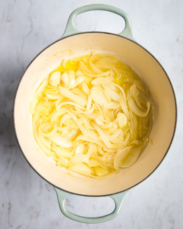 One Pot Lebanese Green Bean Stew - Loubieh (Loubia) bi Zeit - Cosette's ...