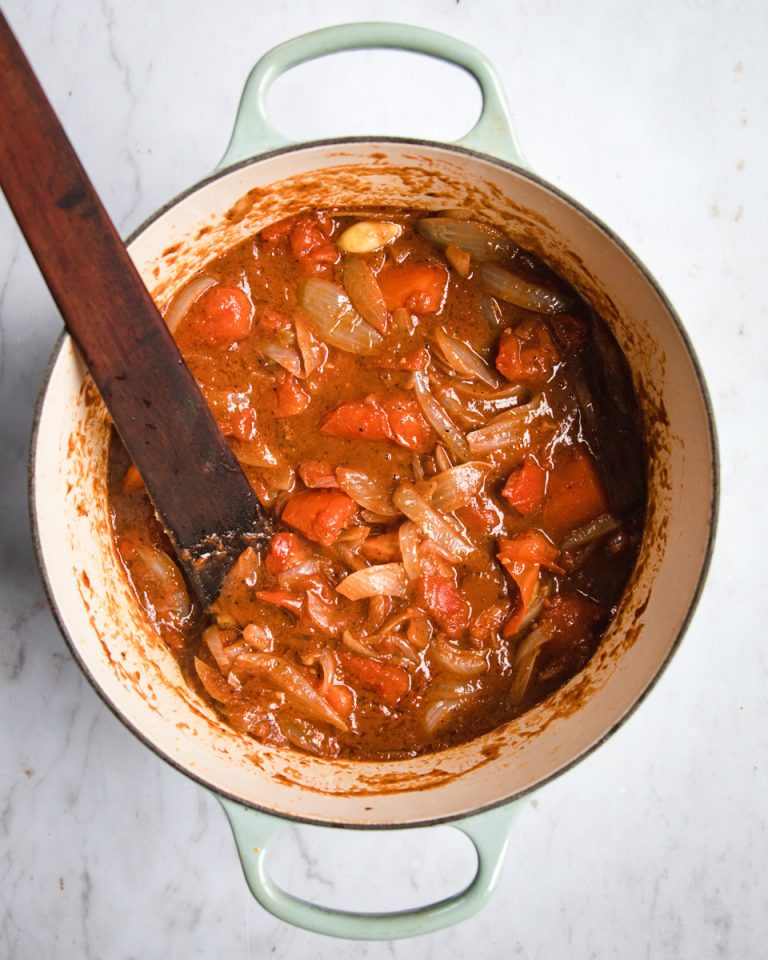 One Pot Lebanese Green Bean Stew - Loubieh (Loubia) bi Zeit - Cosette's ...