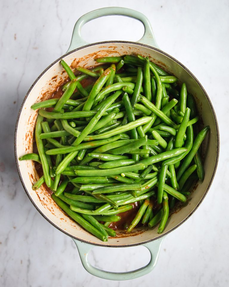 One Pot Lebanese Green Bean Stew - Loubieh (Loubia) bi Zeit - Cosette's ...