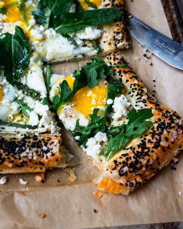 Puff Pastry Spring Breakfast Pizza with Asparagus and Herbed Cheese ...