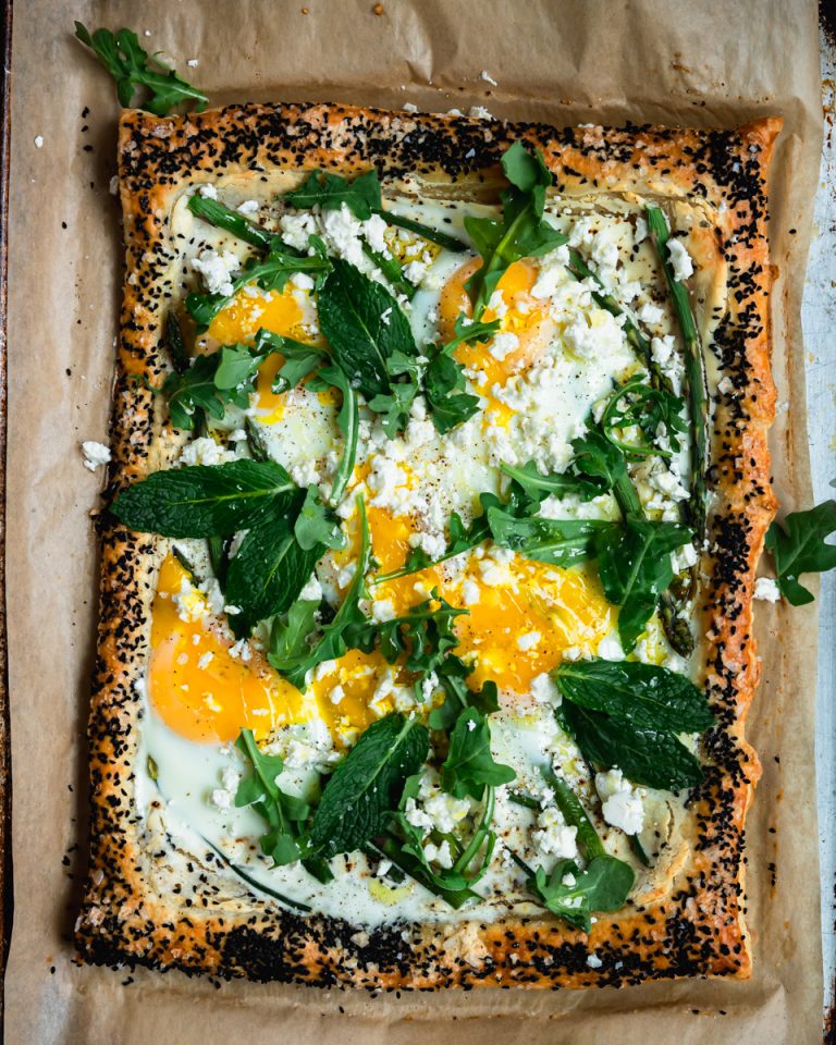 Puff Pastry Spring Breakfast Pizza with Asparagus and Herbed Cheese ...